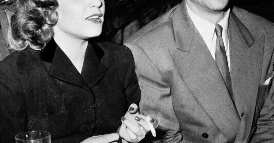 Simone Signoret and Yves Montand at a reception by Keystone – Art print ...